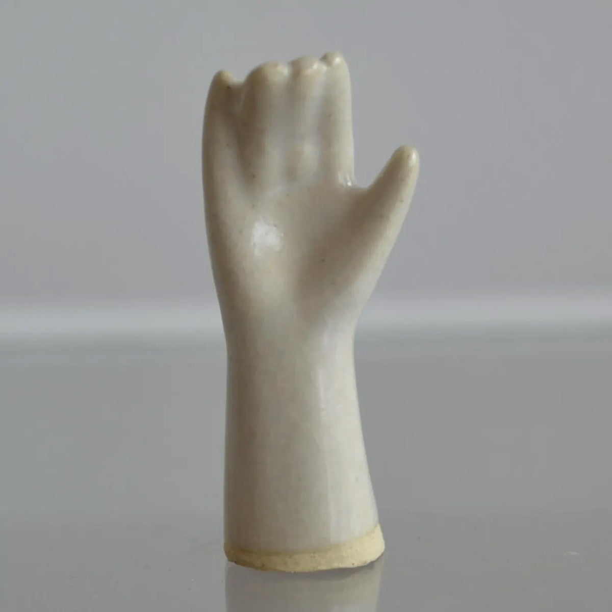 daijiinomata Ceramic Art Hand 手仕事のリングスタンド – quote